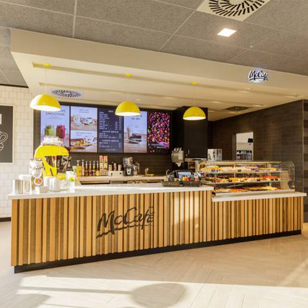 Dnes má káva svoj deň - oslávte ho v McCafé | McDonald's SK